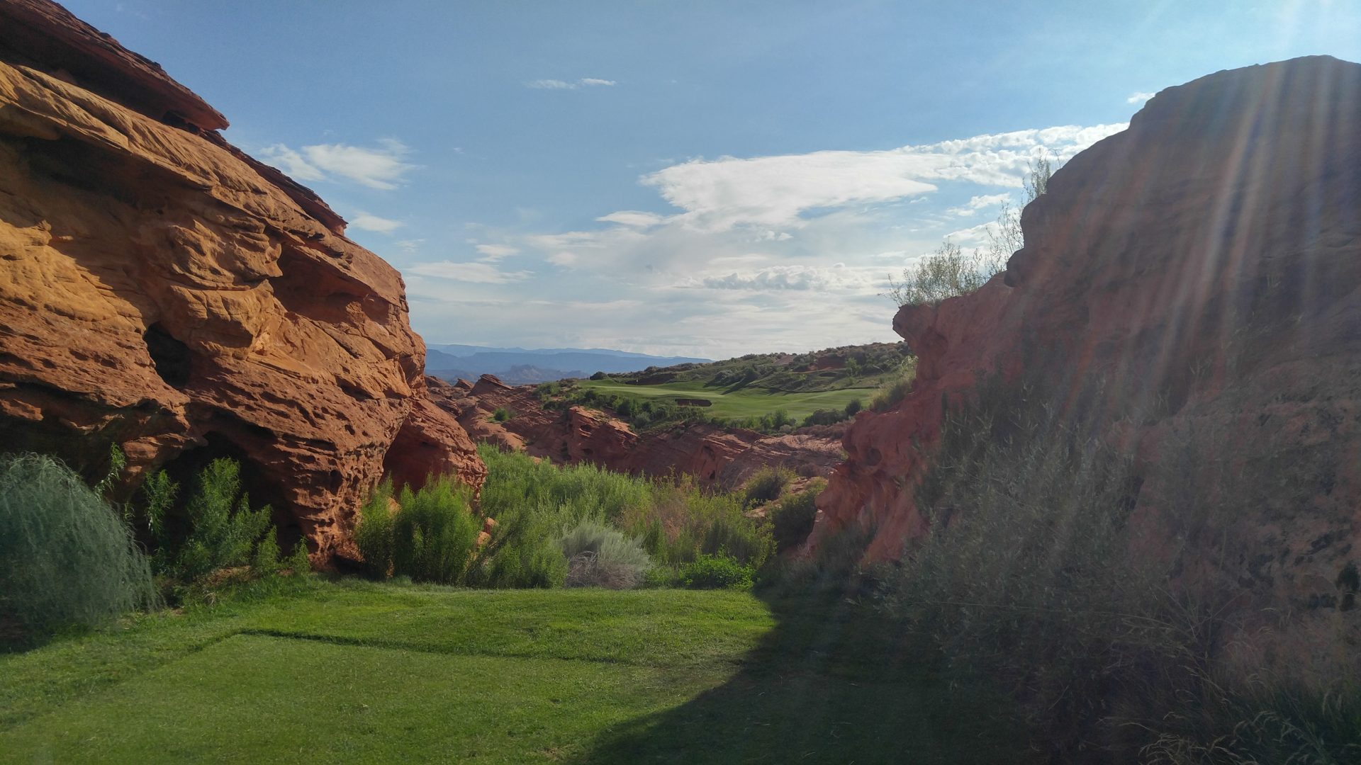 Utah’s Red Rock Trail – America’s Golfing Couple